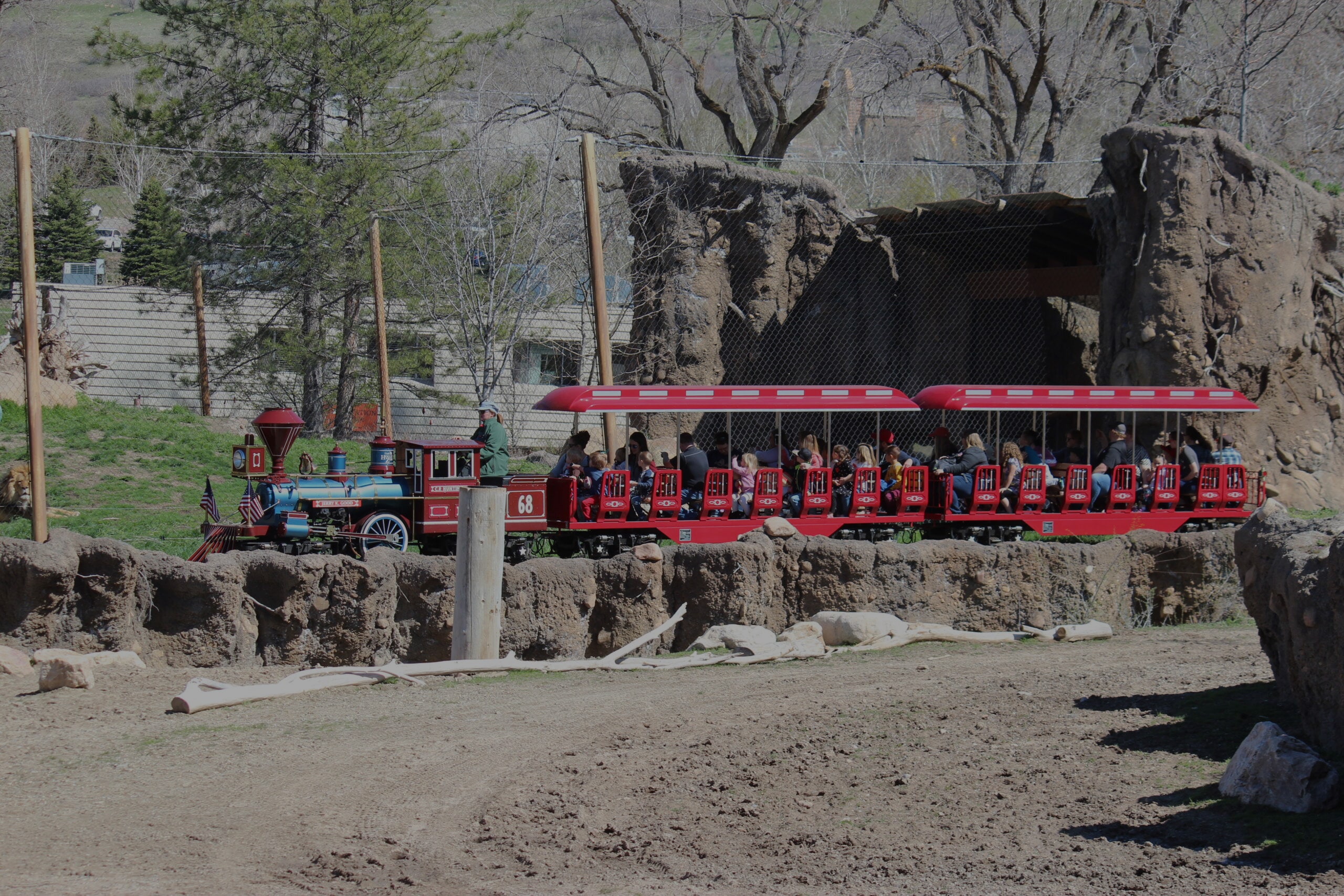 Attractions - Utah's Hogle Zoo
